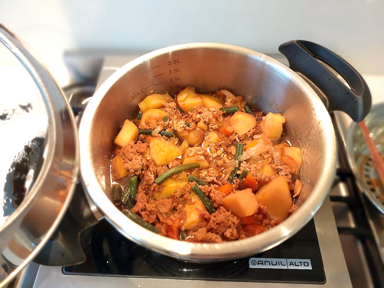 🏠 Nikujaga - Easy Tasty Japanese Stew Recipe - KeiMade Blog - Arts ...