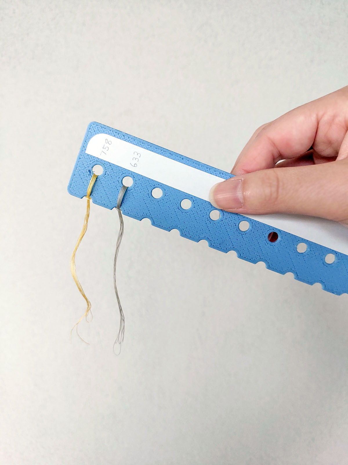 DIY Thread Sample Cards for storing left over threads (free SVG & 3MF ...